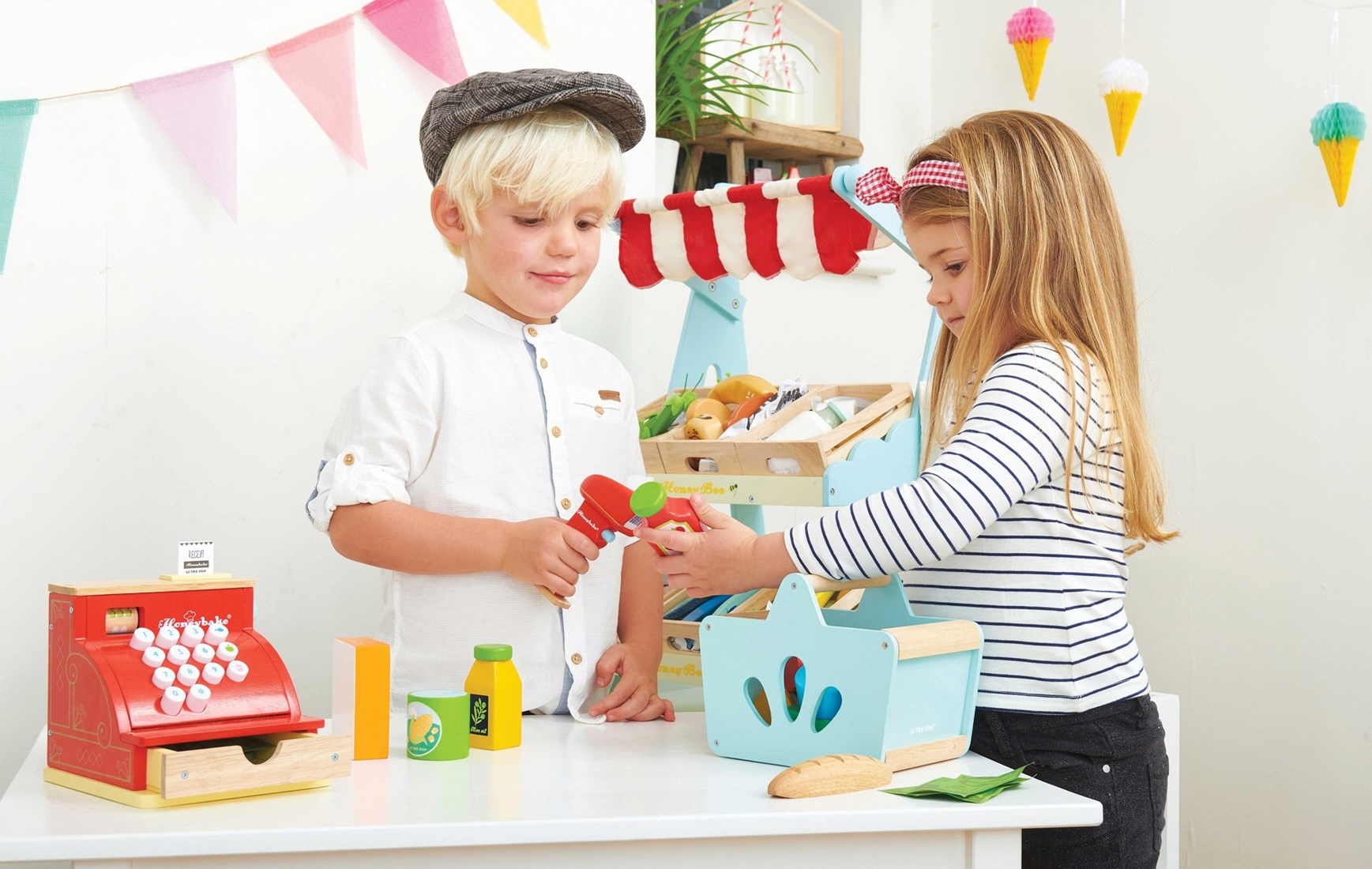 Le Toy Van LTV - Groceries Set & Scanner - FSC 100% Planet Happy DE